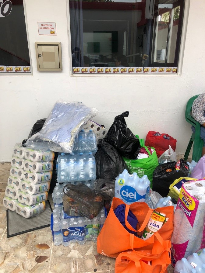 Entrega De Víveres Para Damnificados De Acapulco Colegio Sn Ángel De